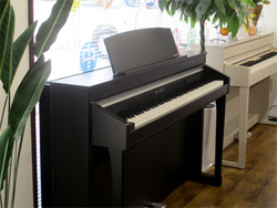 名古屋のピアノ専門店 親和楽器 茶屋ヶ坂 新館ショールーム 電子ピアノから本場ヨーロッパピアノまで展示